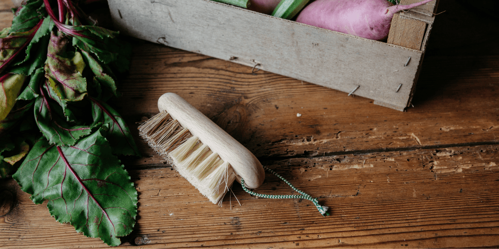Why clean your vegetables without peeling them? | Vegetable brush